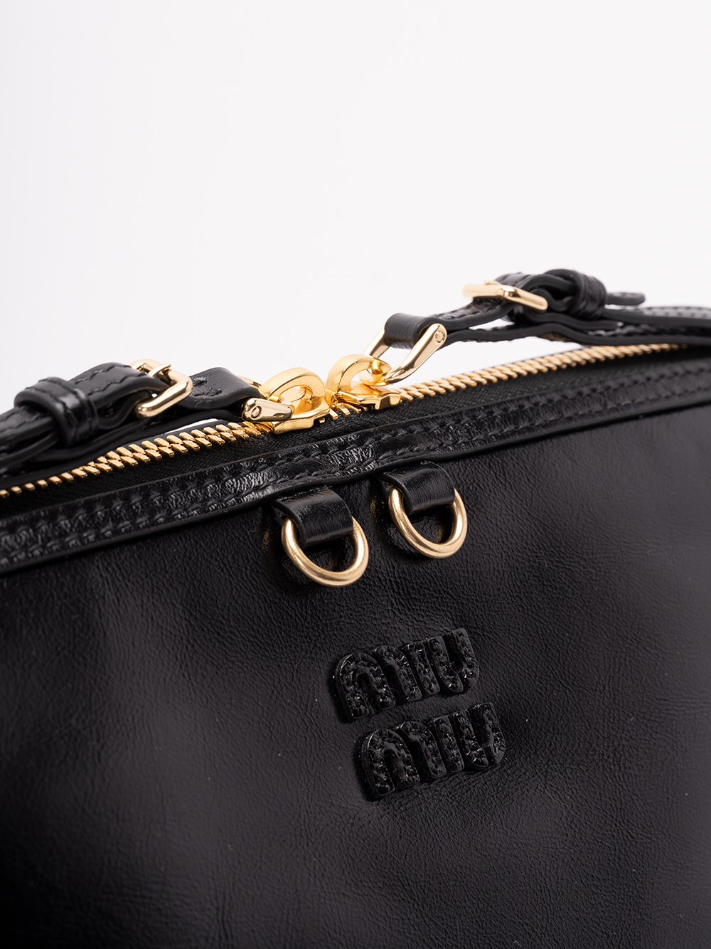 miu miu leather shoulder bag available on Spinnaker - 55629